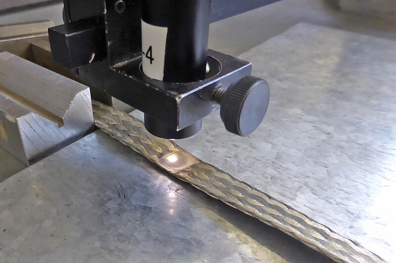 Colour sensors for automatic weld spot detection | Micro-Epsilon